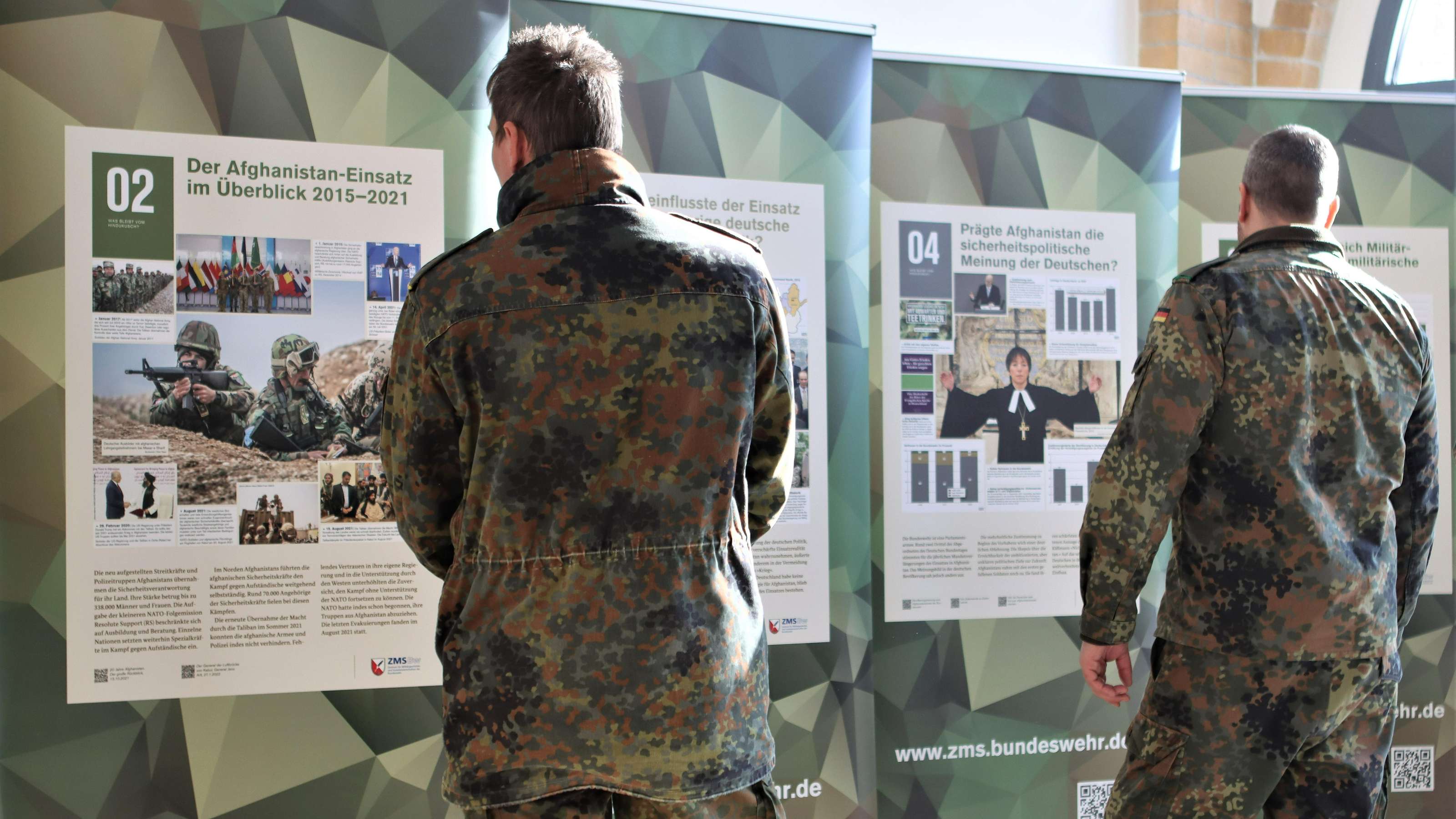 Plakatausstellung zum Afghanistan-Einsatz der Bundeswehr